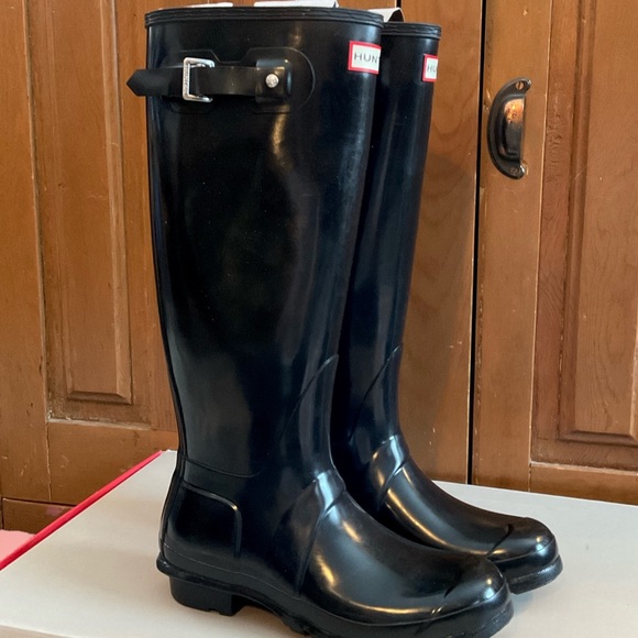 Hunter | Shoes | Black Gloss Hunter Boots With Box Size 8 | Poshmark